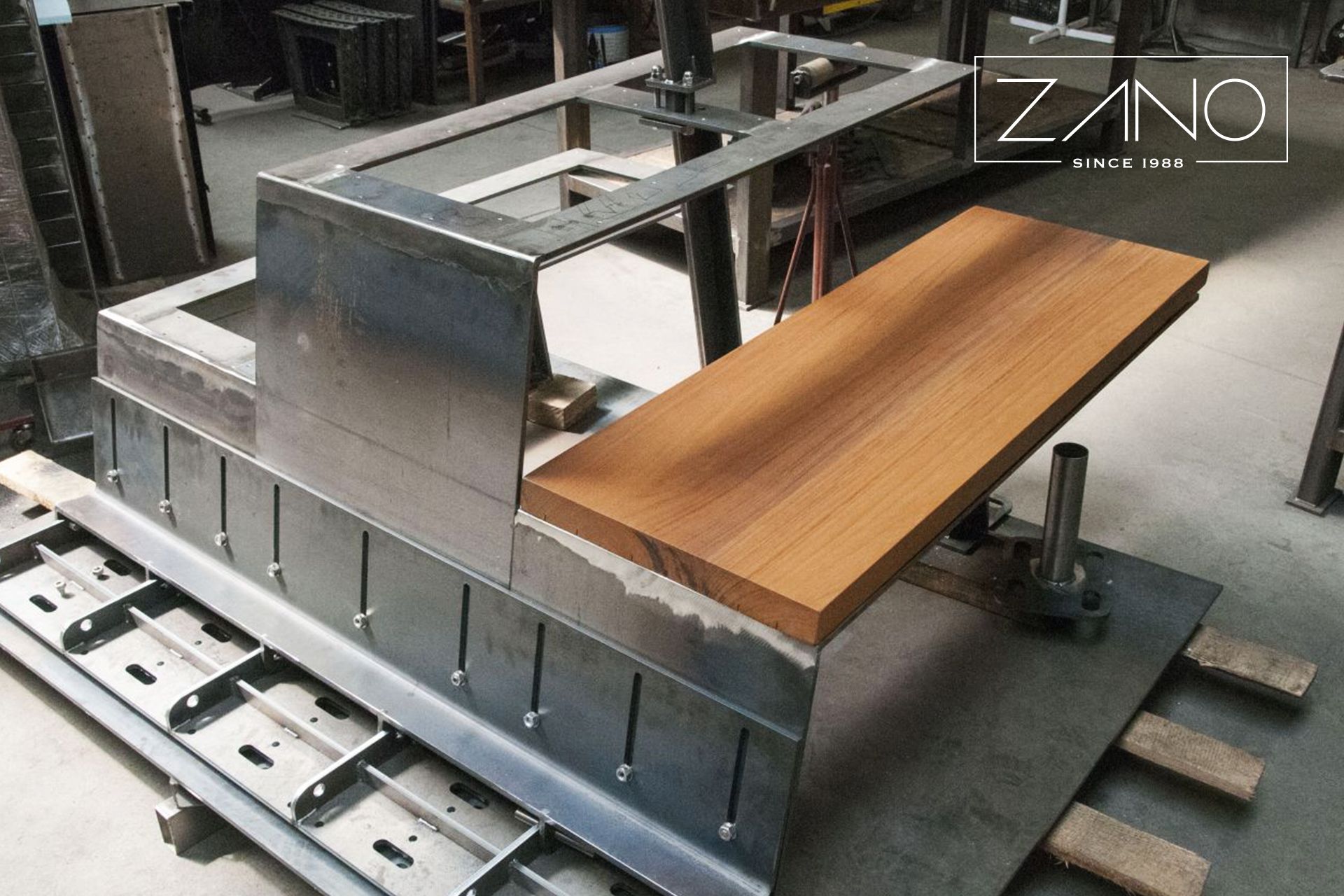 ZANO Plus | ZANO Street Furniture